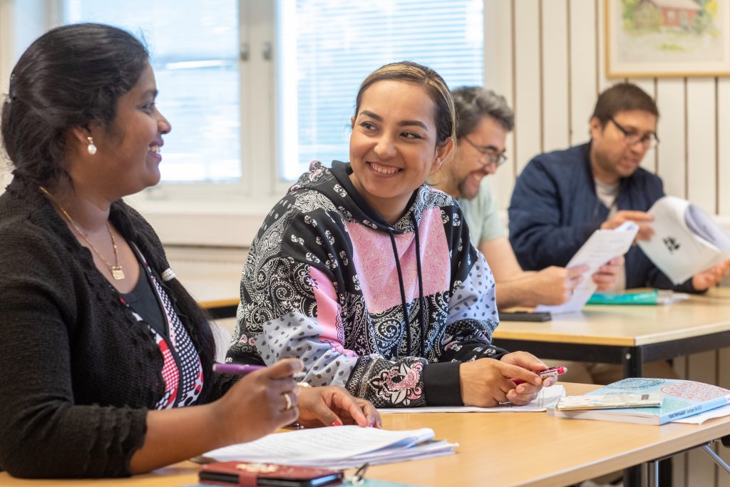 Svenska för invandrare - SFI och SFL - VIA-Förvaltningen